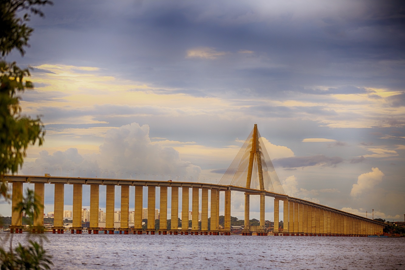 Ponte Rio Negro volta a ser iluminada após três anos - SSP