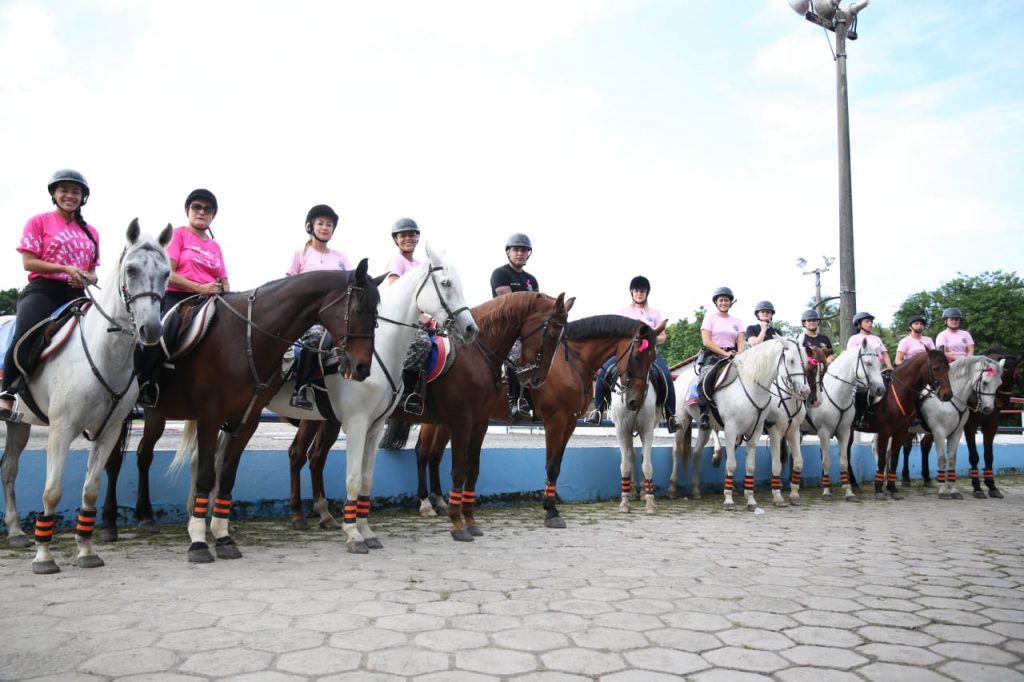 PM realiza passeio a cavalo alusivo ao Outubro Rosa - SSP
