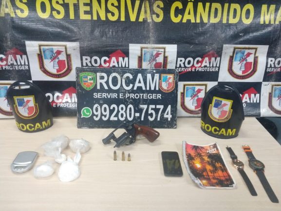 PM detém três pessoas suspeitas de tráfico de drogas na zona norte - SSP PM detém três pessoas suspeitas de tráfico de drogas na zona norte - SSP