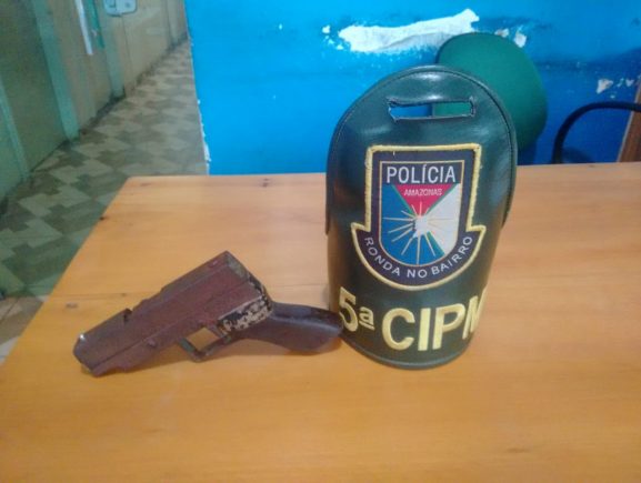 Policiais militares da 5ª CIPM detêm suspeito com arma caseira - SSP
