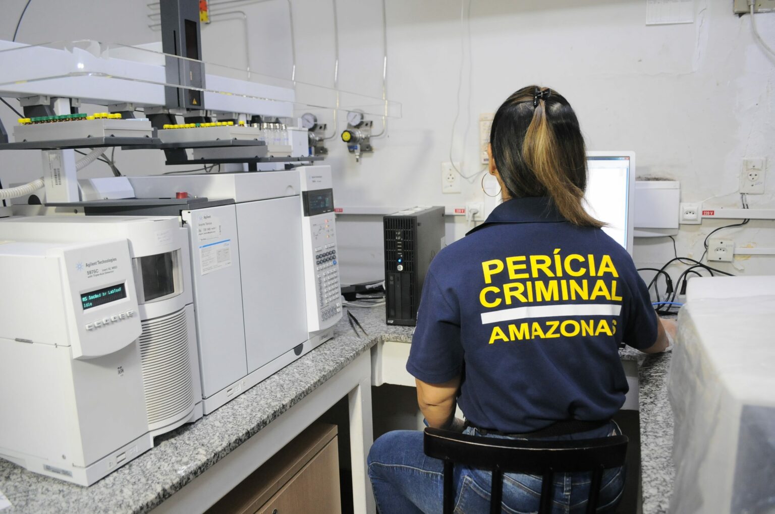 Laboratório Forense do Instituto de Criminalística do Amazonas obtém ...